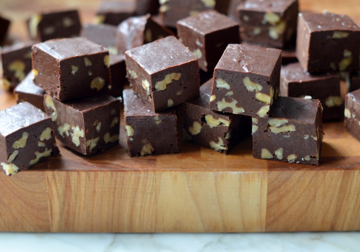 Easy Chocolate Fudge Recipe - Ready in 15 Minutes