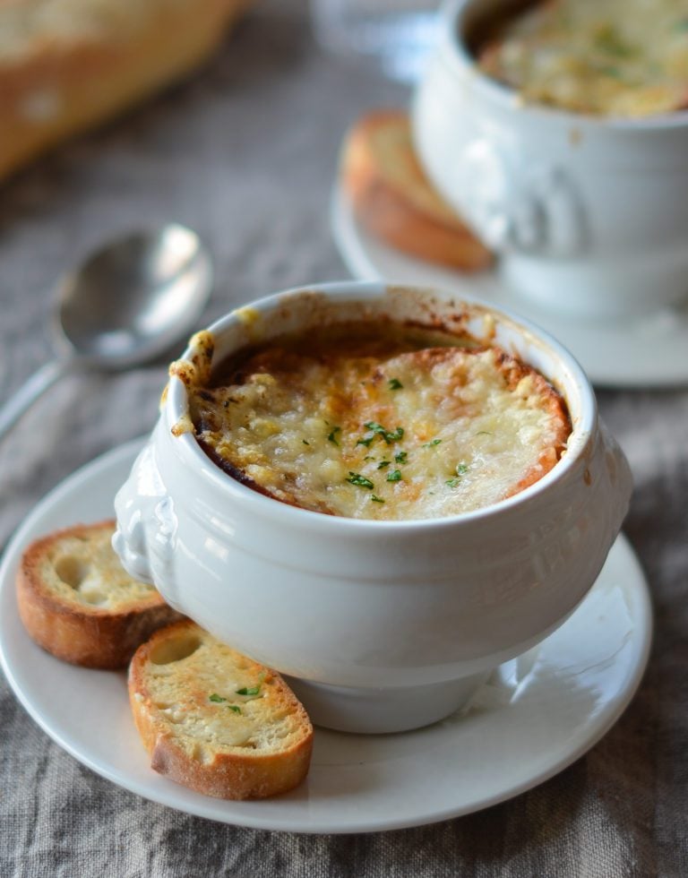 Classic French Onion Soup Recipe (with Video)