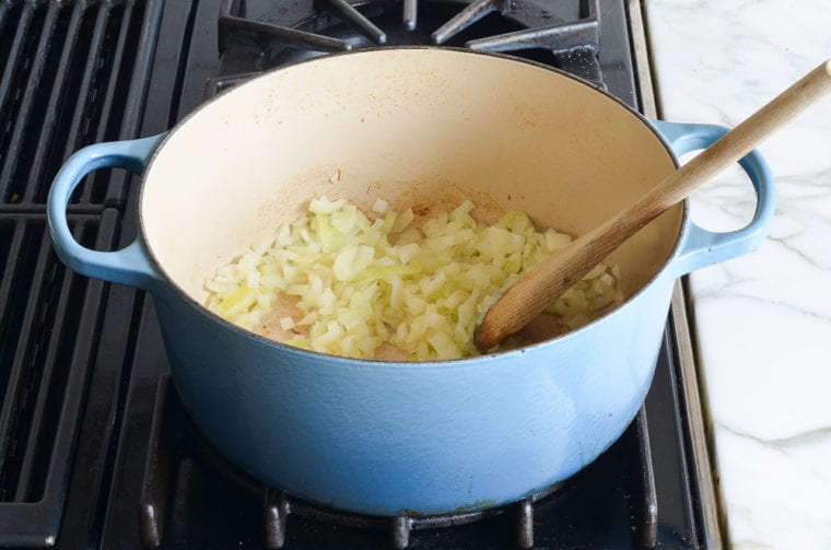 Chili Mac: Cheesy, Beefy & Seriously Delicious