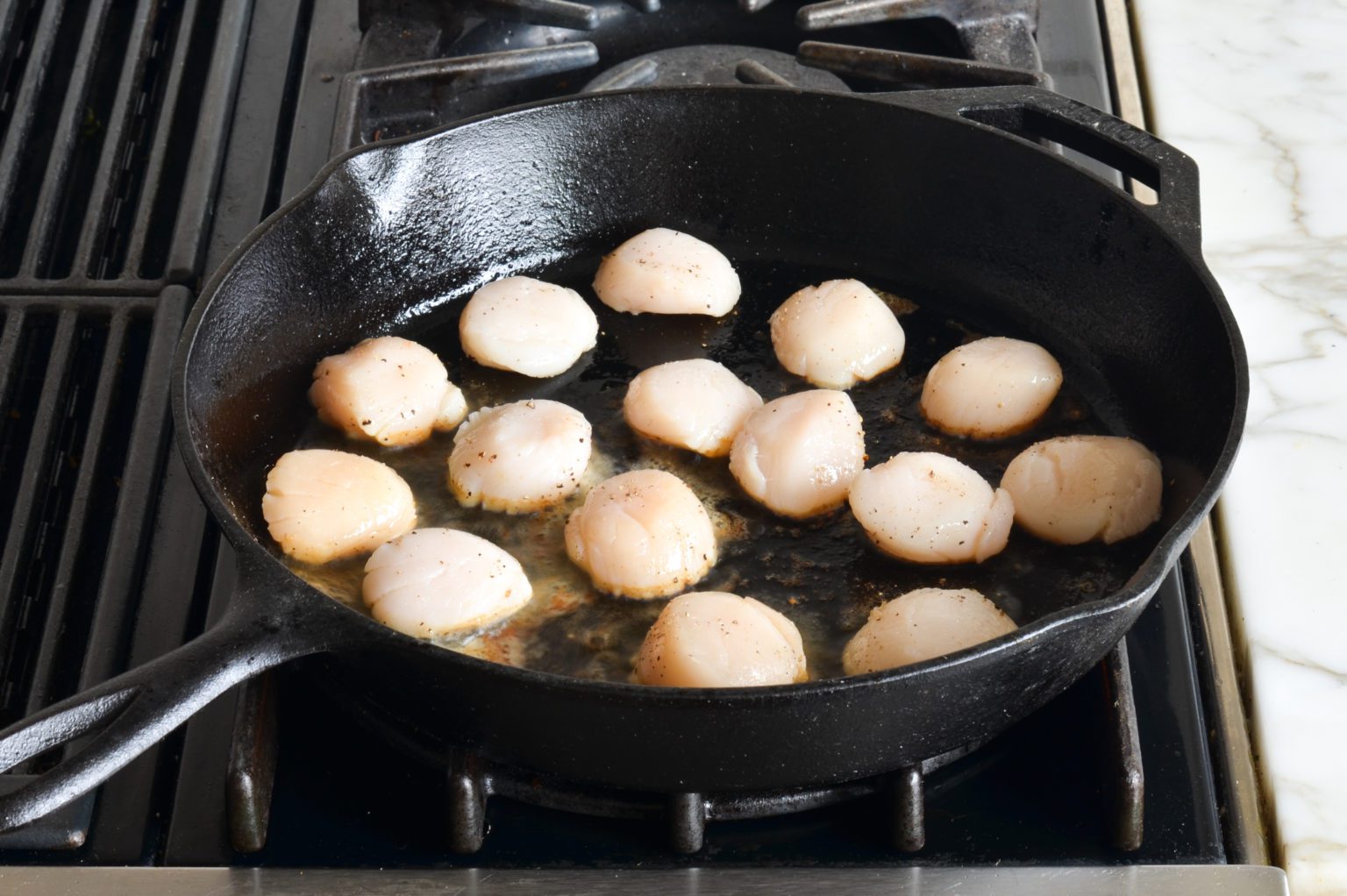 Pan-Seared Scallops Recipe (with Video)