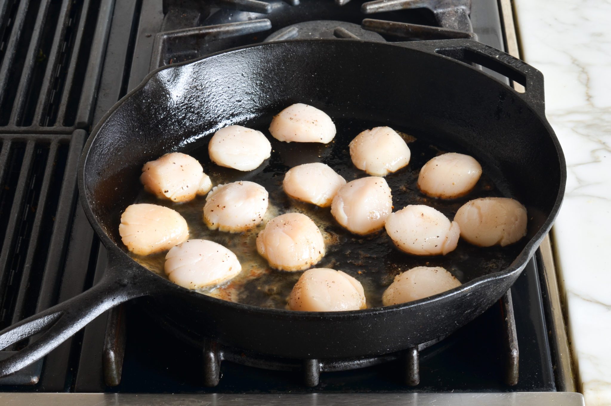 Pan-Seared Scallops Recipe (with Video)