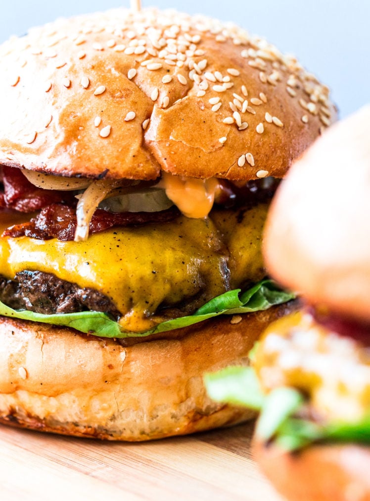 Best Steakhouse Burger Recipe: Juicy & Flavorful