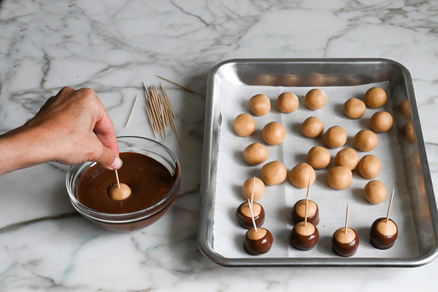 Easy Buckeyes Recipe: No-Bake Peanut Butter & Chocolate Treats