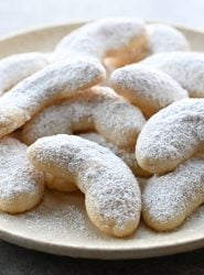 Snowball Cookies Recipe (An Easy Holiday Favorite)