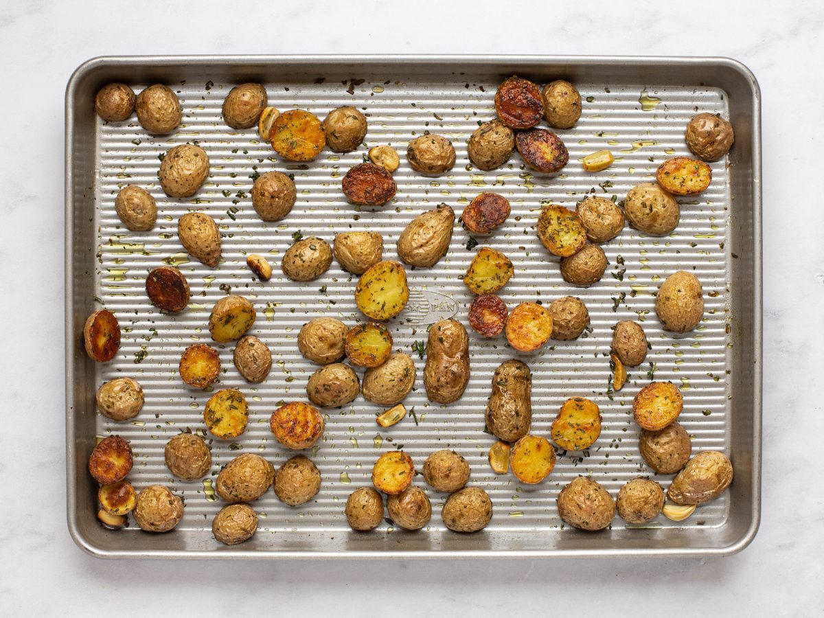 Crispy Roasted Potatoes with Garlic & Herbs