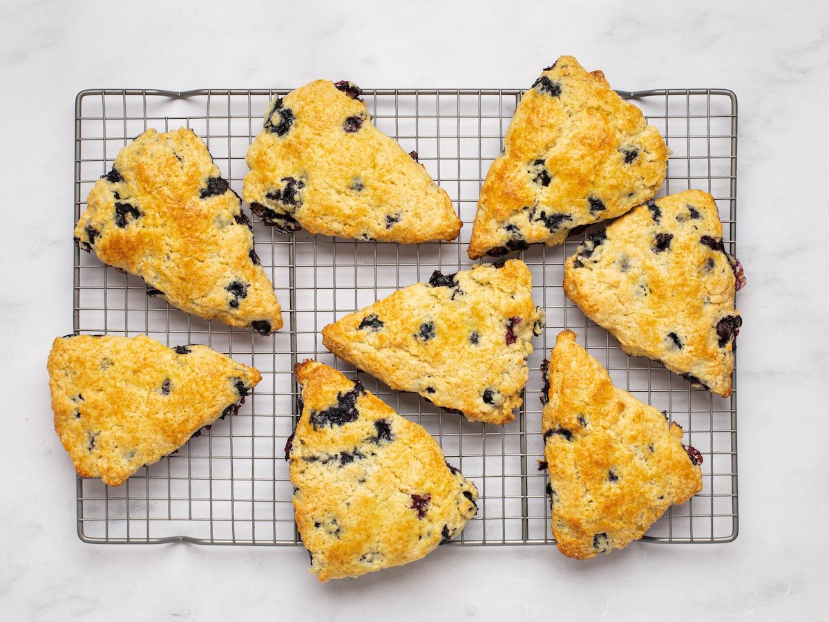 Best Blueberry Scone Recipe – Bakery-Style, Flaky & Buttery