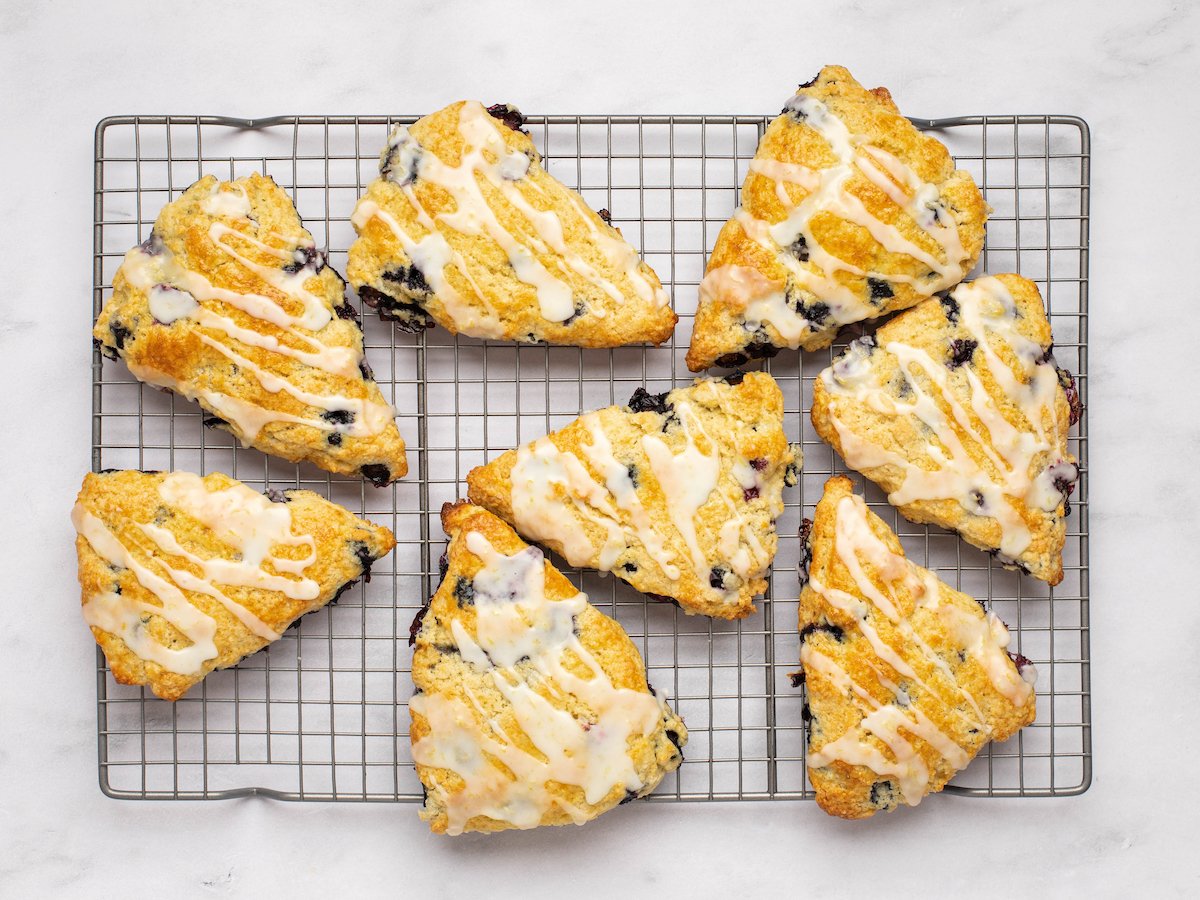 Best Blueberry Scone Recipe – Bakery-Style, Flaky & Buttery