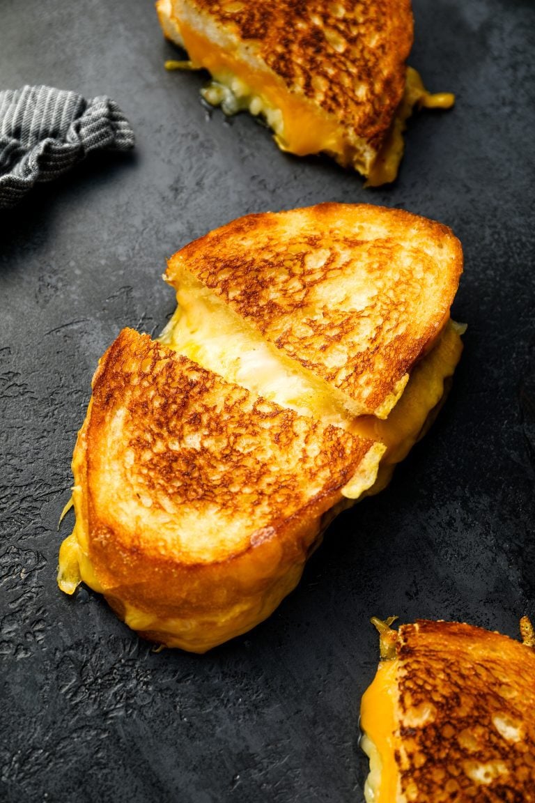 Best Grilled Cheese Sandwich – Crispy, Buttery and Melty